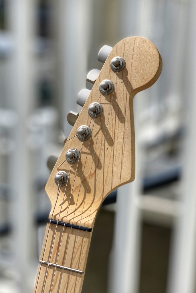 The Holocaster – Guitarhacking